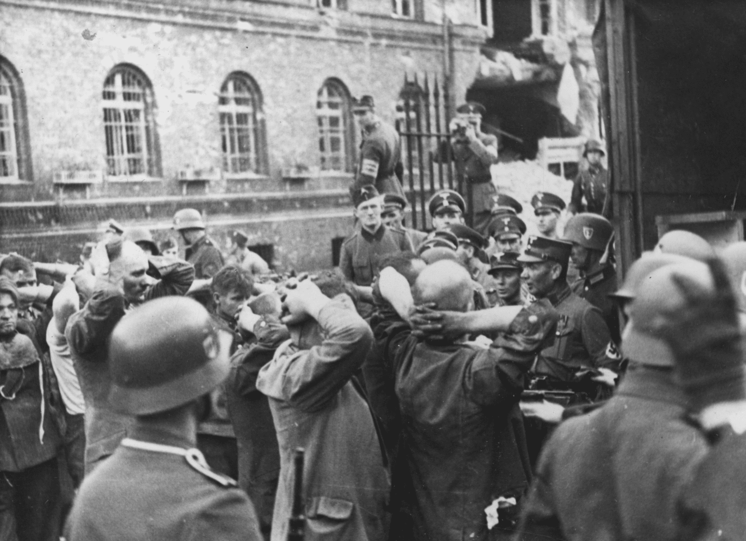 The Helmet with the Grinning Skull. A Short History of the Danzig ...